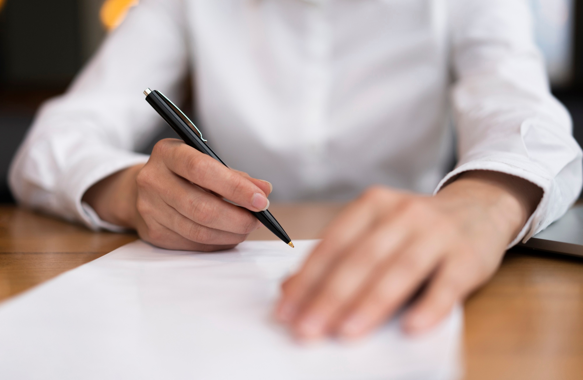 How to write a 1-month notice resignation letter (with samples and ...